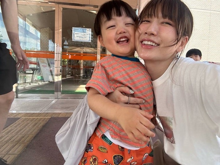 あいのり・桃、先天性眼瞼下垂症の手術を受けた次男の術後検診「次はまた1年後になるそうです」 - Ameba News [アメーバニュース]